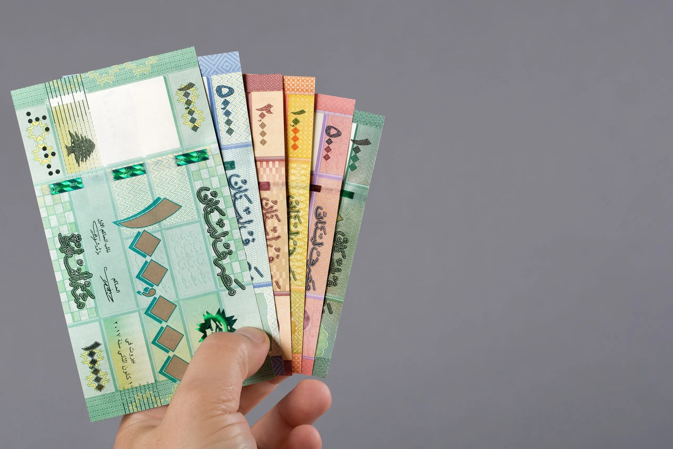 Top 10 Weakest Currencies In The World In 2025 – Forbes Advisor UK ...